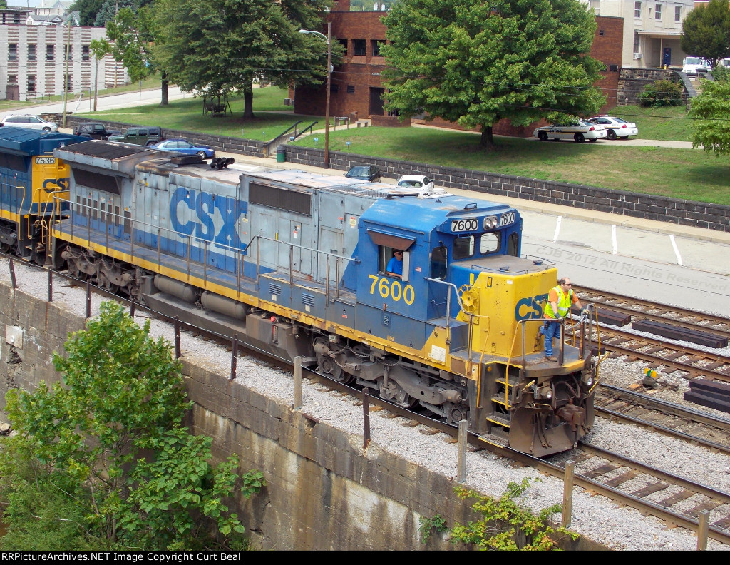 CSX 7600 (2)